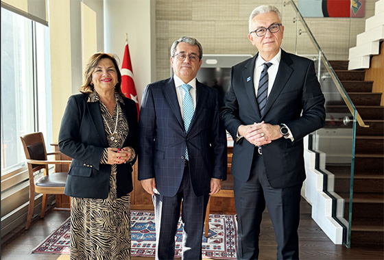 Erosion of trust in democratic institutions and implications of AI for ...